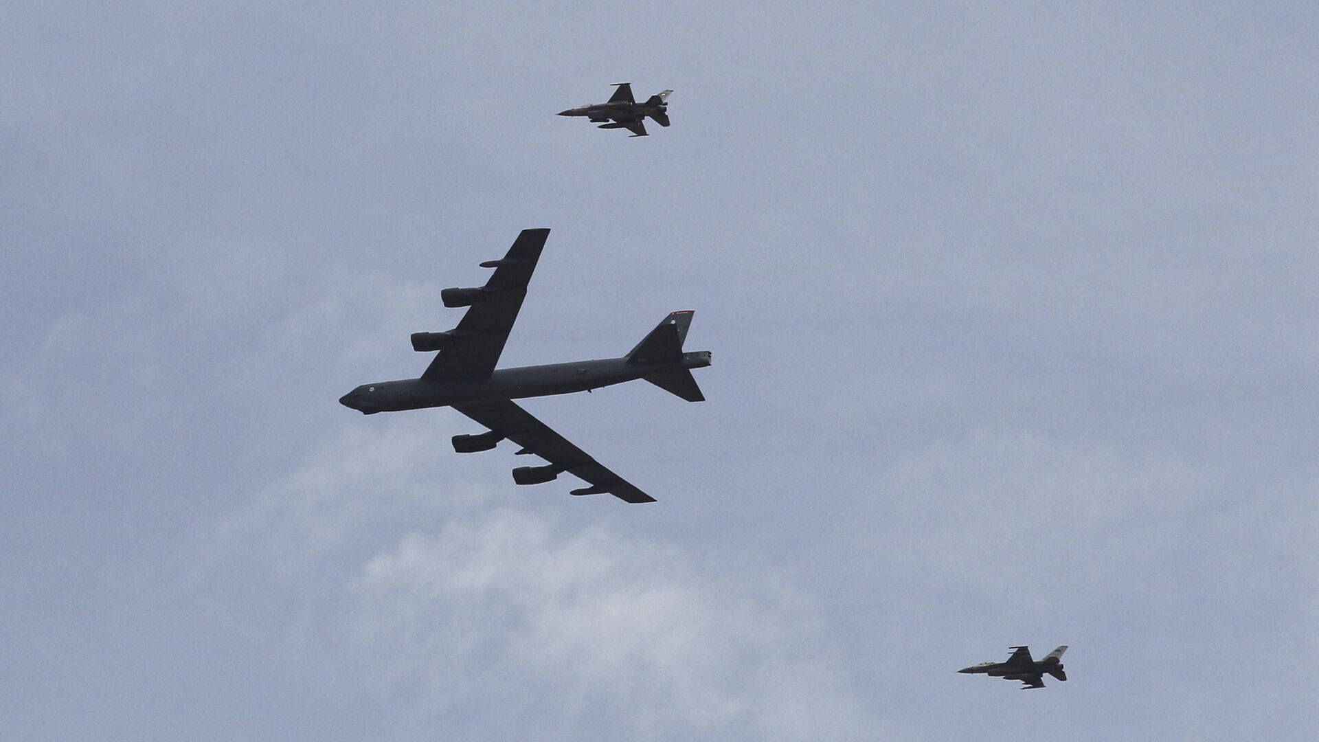 РУСИТЕ ГО ИЗВЕСТИЈА ВАШИНГТОН ЌЕ КОРИСТИМЕ НУКЛЕАРНО ОРУЖЈЕ Путин ја започнува операцијата